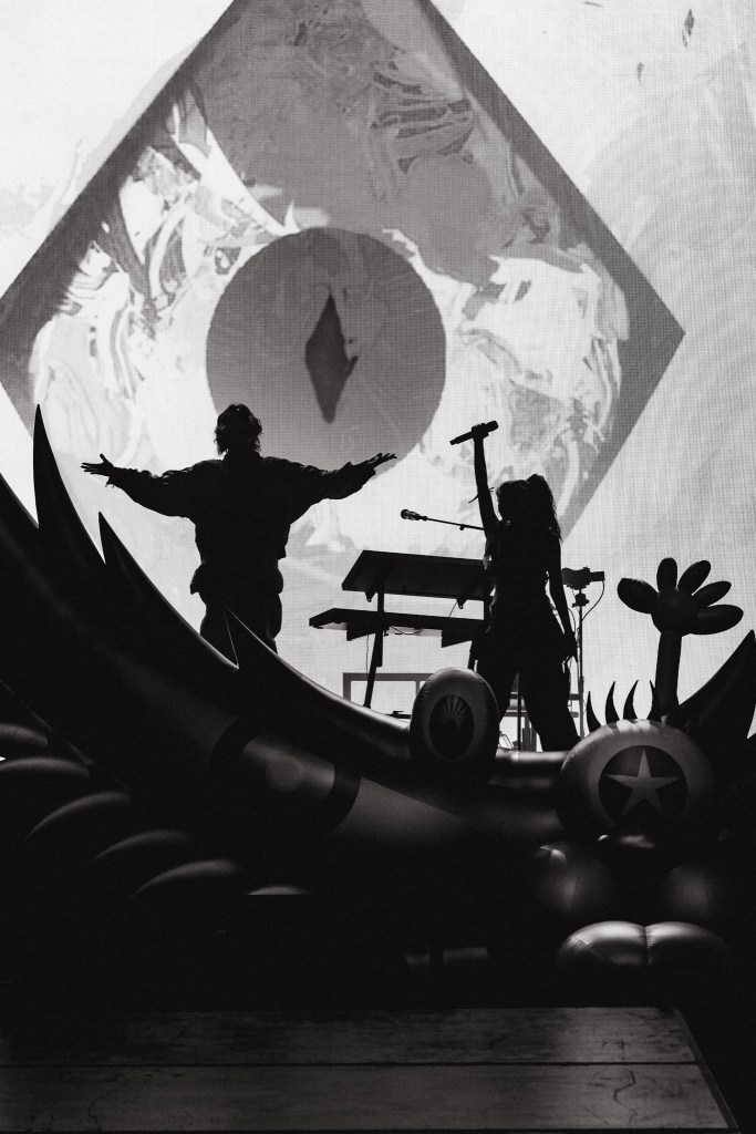 YOASOBI Delivers Mind-Blowing Performance at OVO Wembley Arena – DAVIDE ...