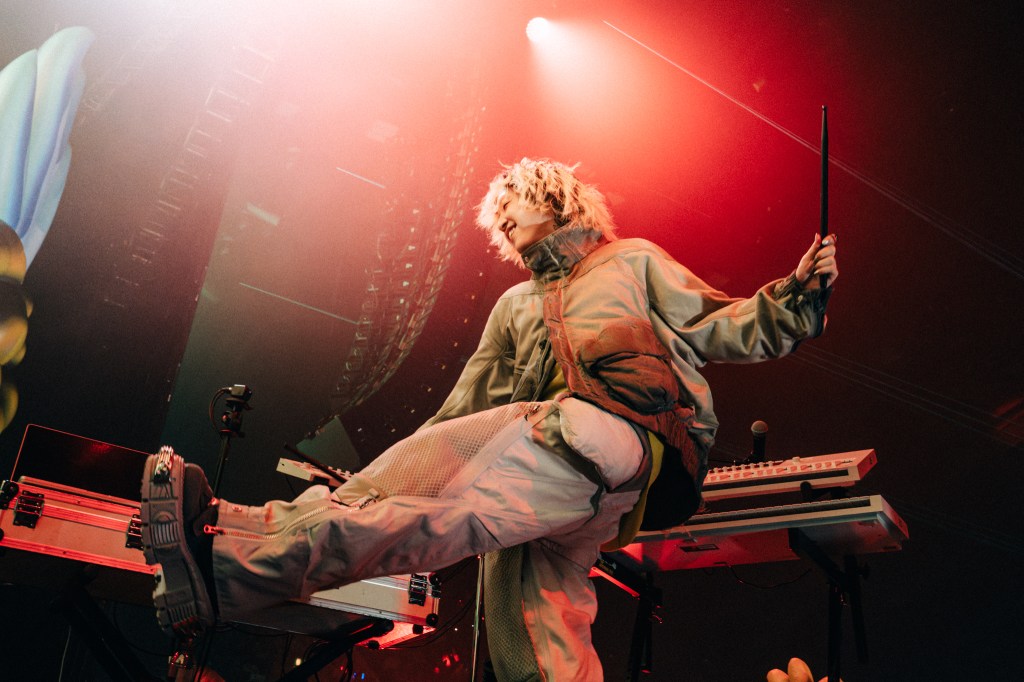 YOASOBI Delivers Mind-Blowing Performance at OVO Wembley Arena – DAVIDE ...